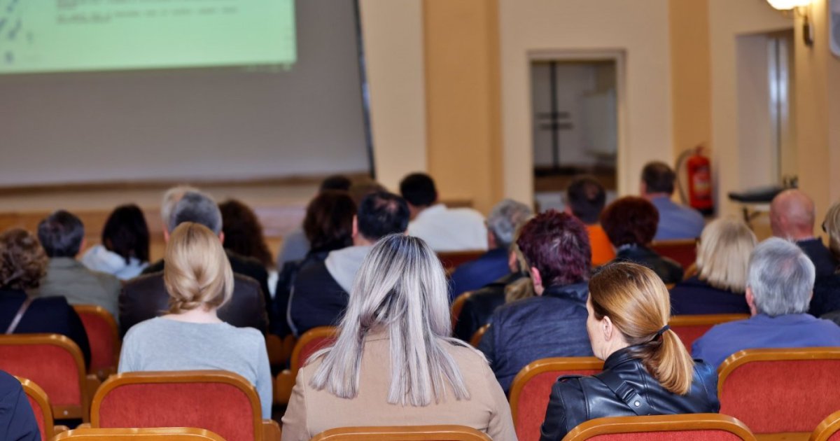 Javno predstavljena idejna rješenja za uređenje Trga Vladimira Nazora i ...